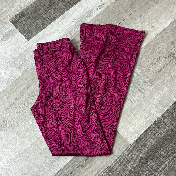 Zara | Pants & Jumpsuits | Zara Fuschia Swirl Pants | Poshmark